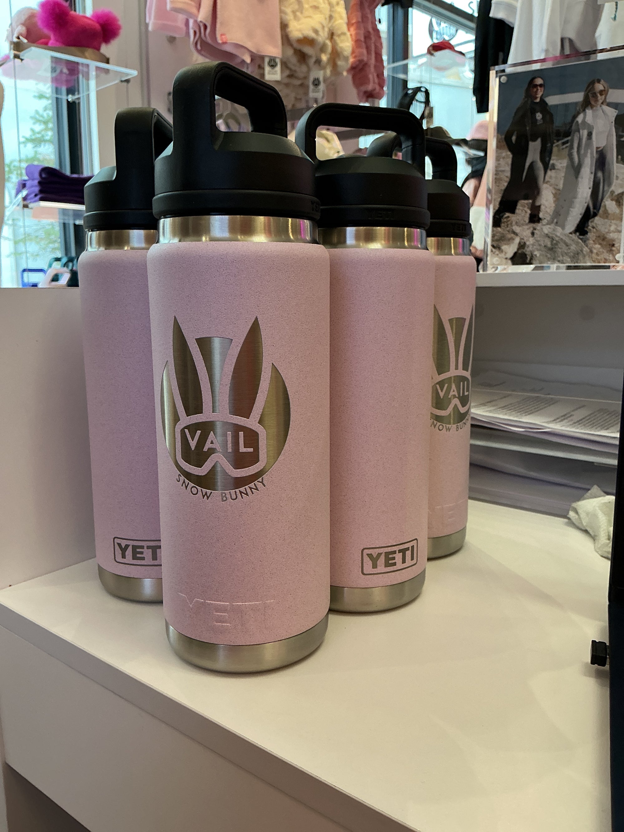 Vail Souvenir YETI Rambler 26oz Bottle Chug – Snow Bunny Vail-Aspen